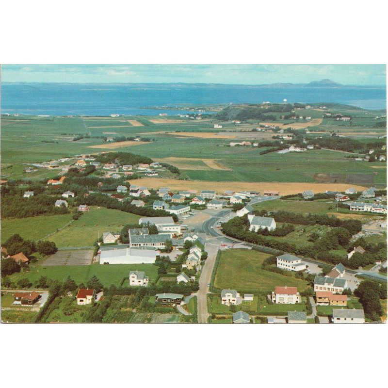 Randaberg - Sentrum mot Randabergfjellet - Postkort - O'Briens Retro ...